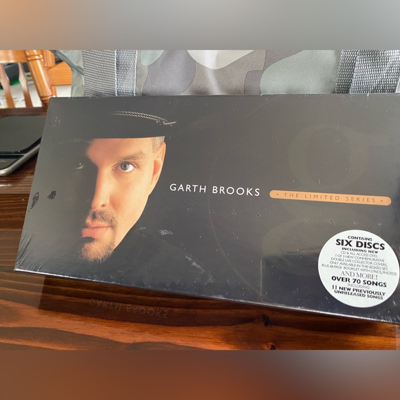 Garth Brooks | Media | Nip Garth Brooks The Limited Series 6 Disc Set ...
